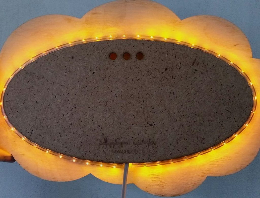 ღრუბლის ფორმის სანათი ბავშვის ოთახისთვის პერსონალური წარწერით ...